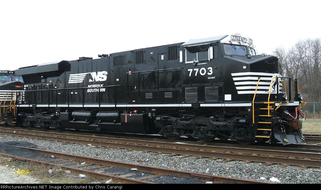 NS 7703 in very fresh paint on 506